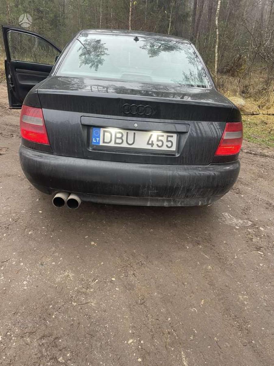 Black Audi A4 1999 in Vilnius, with an engine capacity of 2.39 L and mileage of 230 thousand km for 1580 €, photo 1 on AUTOMOTO.COM.LV