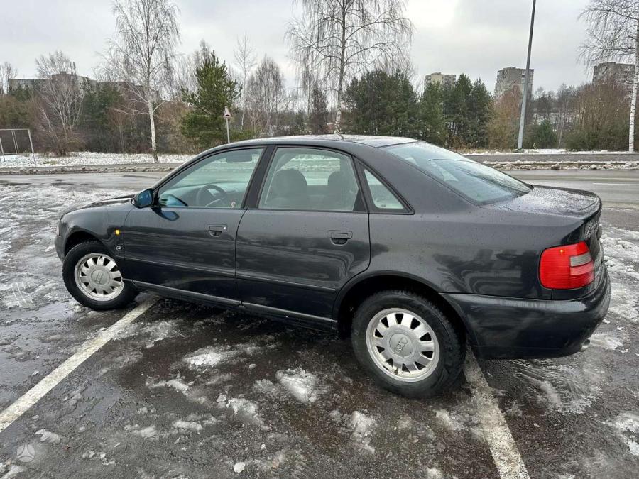 Melns Audi A4 1999 Kaišiadorys, ar dzinēja tilpumu 1.78 L un nobraukumu 403 tūkst. km par 830 €, foto 2 vietnē AUTOMOTO.COM.LV