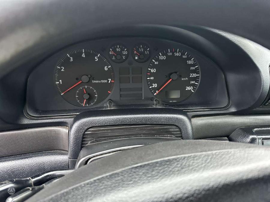 Melns Audi A4 1999 Kaišiadorys, ar dzinēja tilpumu 1.78 L un nobraukumu 403 tūkst. km par 830 €, foto 5 vietnē AUTOMOTO.COM.LV