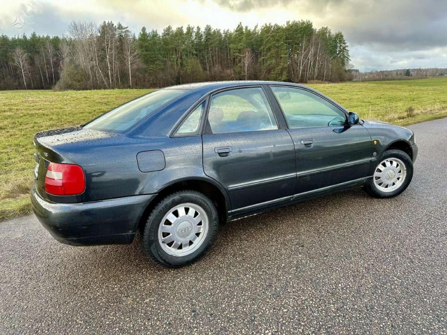 Melns Audi A4 1999 Kaišiadorys, ar dzinēja tilpumu 1.78 L un nobraukumu 403 tūkst. km par 830 €, foto 10 vietnē AUTOMOTO.COM.LV