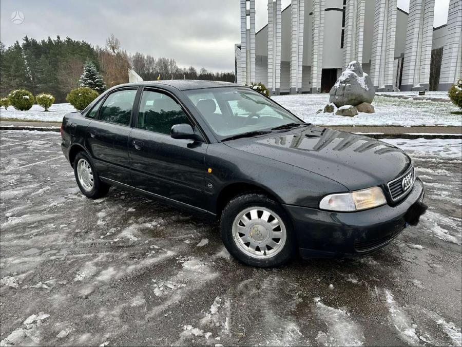 Melns Audi A4 1999 Kaišiadorys, ar dzinēja tilpumu 1.78 L un nobraukumu 403 tūkst. km par 830 €, foto 16 vietnē AUTOMOTO.COM.LV