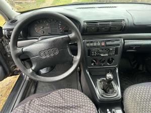 Melns Audi A4 1999 Kaišiadorys, ar dzinēja tilpumu 1.78 L un nobraukumu 403 tūkst. km par 830 €, foto 19 vietnē AUTOMOTO.COM.LV