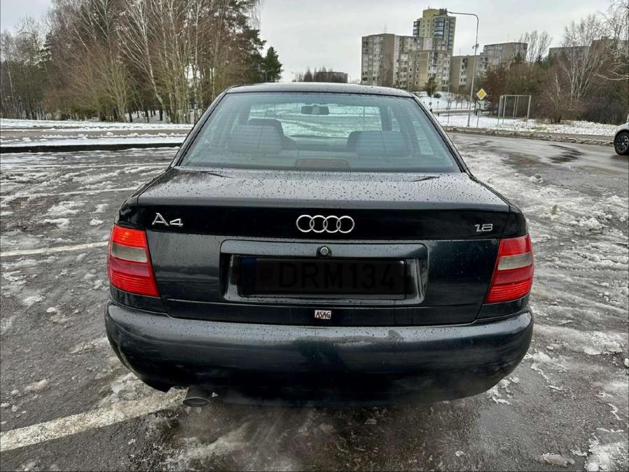 Melns Audi A4 1999 Kaišiadorys, ar dzinēja tilpumu 1.78 L un nobraukumu 403 tūkst. km par 830 €, foto 23 vietnē AUTOMOTO.COM.LV