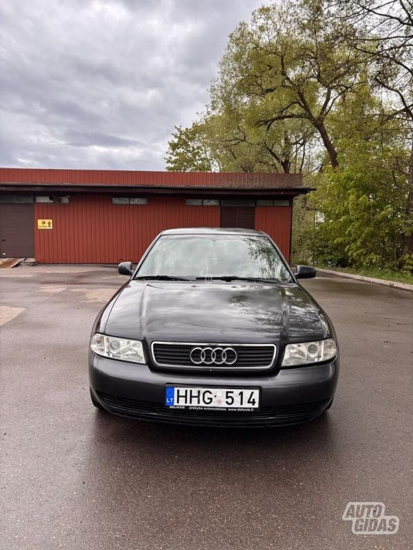 Melns Audi A4 1999 Viļņa, ar dzinēja tilpumu 1.90 L un nobraukumu 383 tūkst. km par 900 €, foto 3 vietnē AUTOMOTO.COM.LV