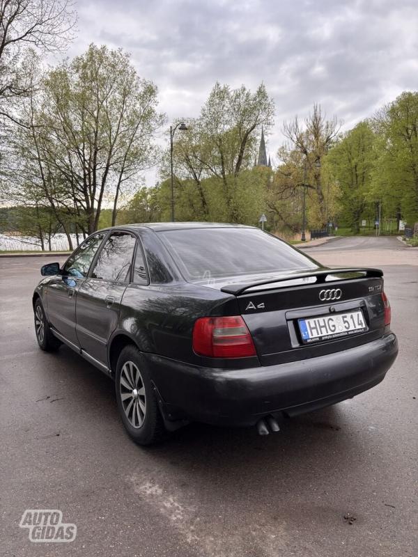 Melns Audi A4 1999 Viļņa, ar dzinēja tilpumu 1.90 L un nobraukumu 383 tūkst. km par 900 €, foto 5 vietnē AUTOMOTO.COM.LV