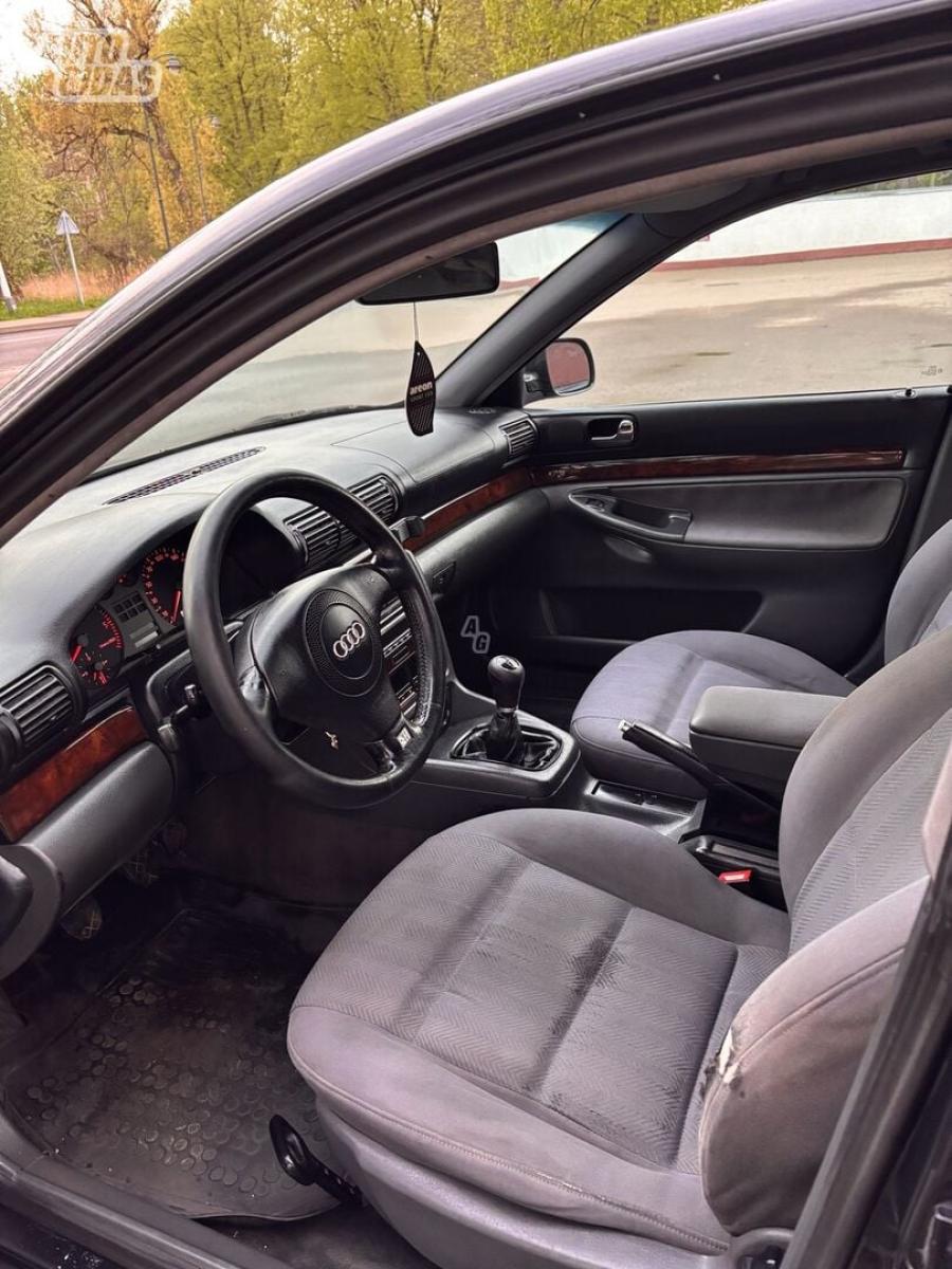 Black Audi A4 1999 in Vilnius, with an engine capacity of 1.90 L and mileage of 383 thousand km for 900 €, photo 11 on AUTOMOTO.COM.LV