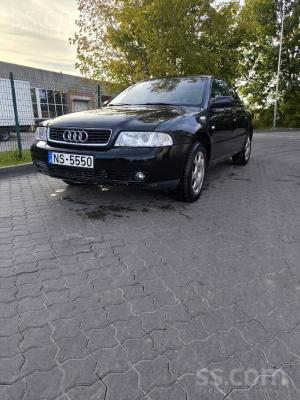 Melns Audi A4 1999 Rīga, ar dzinēja tilpumu 1.90 L un nobraukumu 300 tūkst. km par 2200 €, foto  vietnē AUTOMOTO.COM.LV