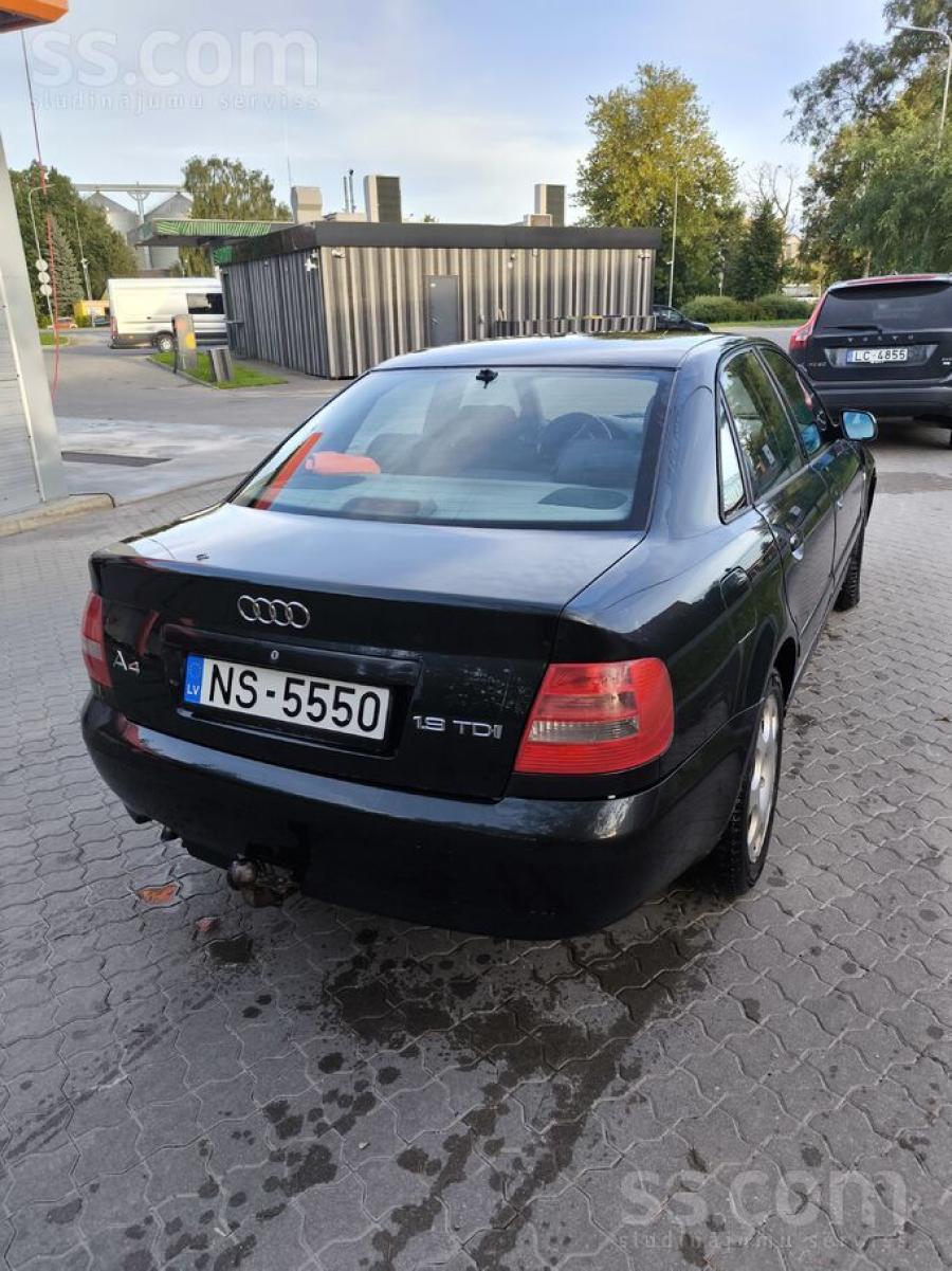 Melns Audi A4 1999 Rīga, ar dzinēja tilpumu 1.90 L un nobraukumu 300 tūkst. km par 2200 €, foto 3 vietnē AUTOMOTO.COM.LV