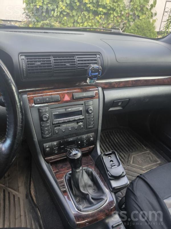 Black Audi A4 1999 in Riga, with an engine capacity of 1.90 L and mileage of 300 thousand km for 2200 €, photo 4 on AUTOMOTO.COM.LV