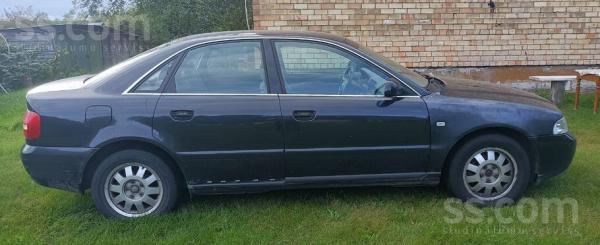 Melns Audi A4 1999 Rīga, ar dzinēja tilpumu 1.90 L un nobraukumu 273 tūkst. km par 1300 €, foto 5 vietnē AUTOMOTO.COM.LV