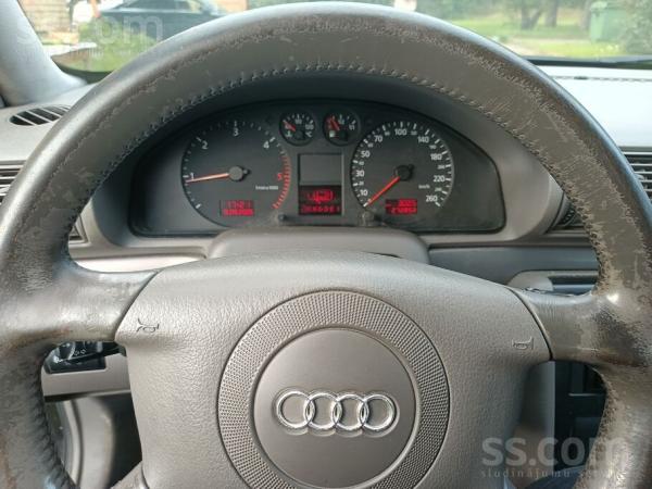 Melns Audi A4 1999 Rīga, ar dzinēja tilpumu 1.90 L un nobraukumu 273 tūkst. km par 1300 €, foto 9 vietnē AUTOMOTO.COM.LV