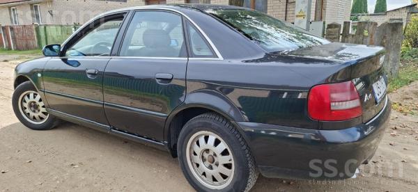 Melns Audi A4 1999 Daugavpils, ar dzinēja tilpumu 1.90 L un nobraukumu 278 tūkst. km par 1350 €, foto 8 vietnē AUTOMOTO.COM.LV