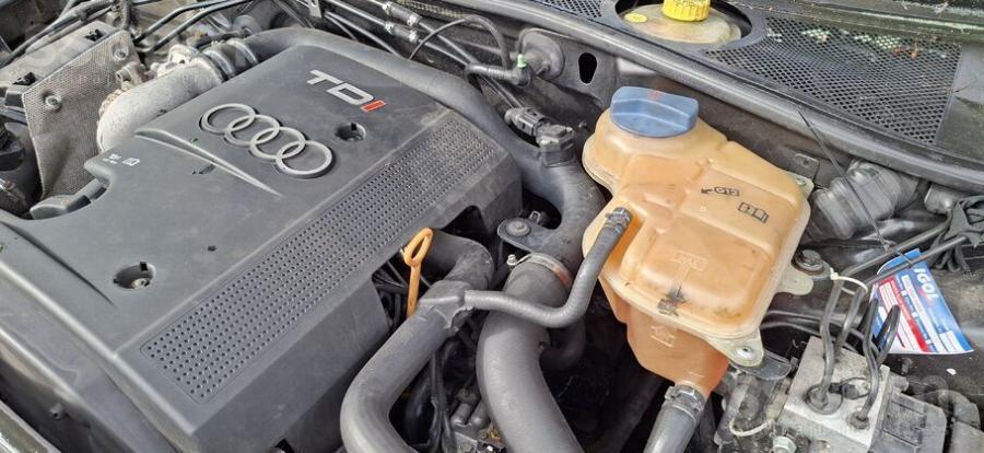 Melns Audi A4 1999 Daugavpils, ar dzinēja tilpumu 1.90 L un nobraukumu 278 tūkst. km par 1350 €, foto 11 vietnē AUTOMOTO.COM.LV