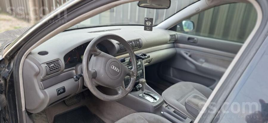 Melns Audi A4 1999 Daugavpils, ar dzinēja tilpumu 1.90 L un nobraukumu 278 tūkst. km par 1350 €, foto 17 vietnē AUTOMOTO.COM.LV
