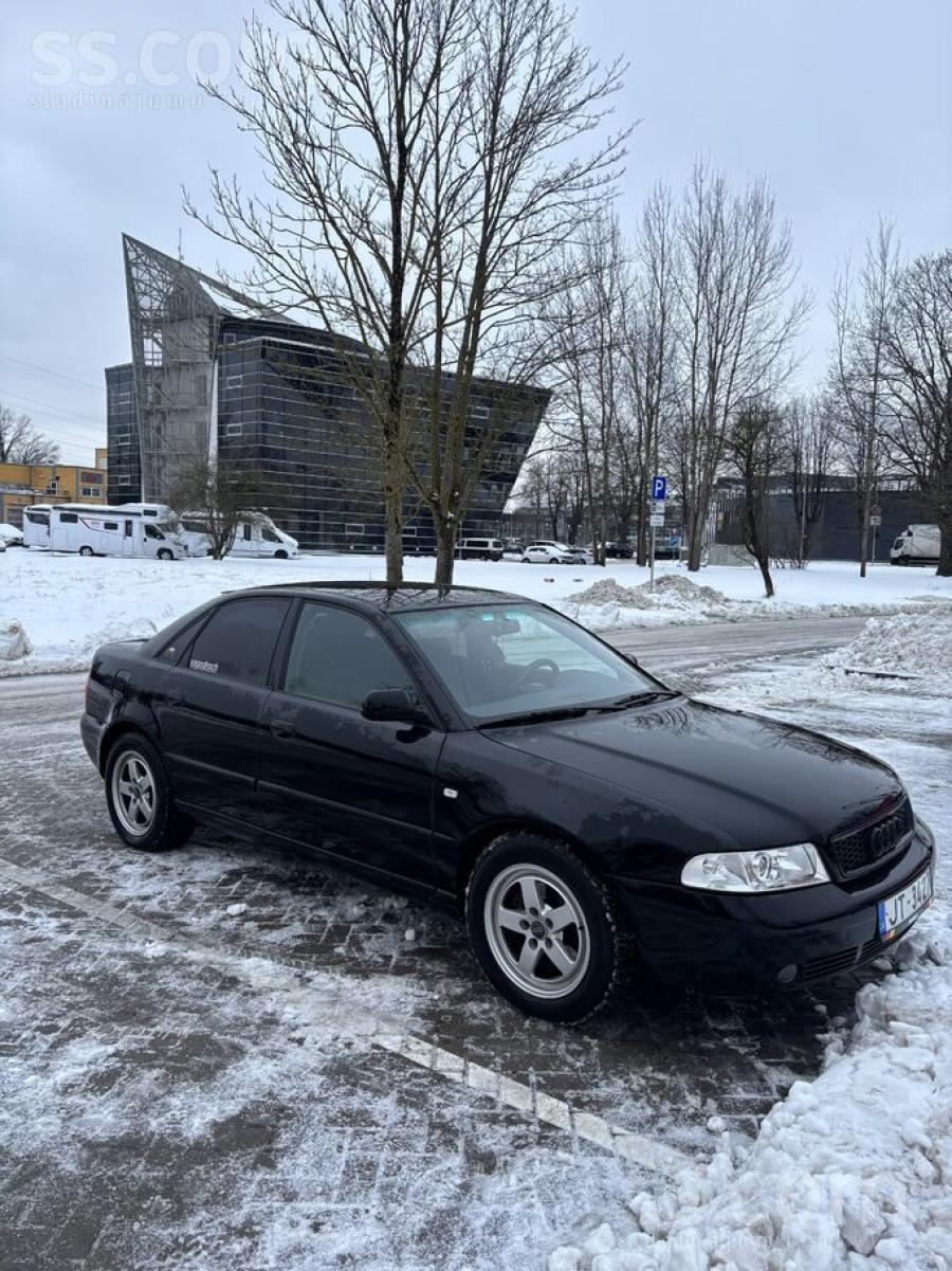Melns Audi A4 2000 Rīga, ar dzinēja tilpumu 1.90 L un nobraukumu 396 tūkst. km par 2650 €, foto 3 vietnē AUTOMOTO.COM.LV