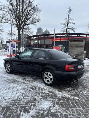Melns Audi A4 2000 Rīga, ar dzinēja tilpumu 1.90 L un nobraukumu 396 tūkst. km par 2650 €, foto 4 vietnē AUTOMOTO.COM.LV