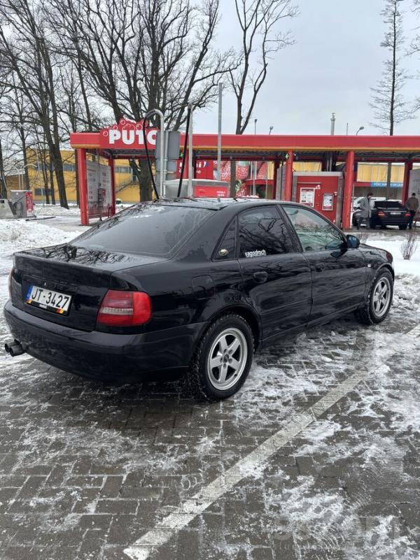 Melns Audi A4 2000 Rīga, ar dzinēja tilpumu 1.90 L un nobraukumu 396 tūkst. km par 2650 €, foto 5 vietnē AUTOMOTO.COM.LV