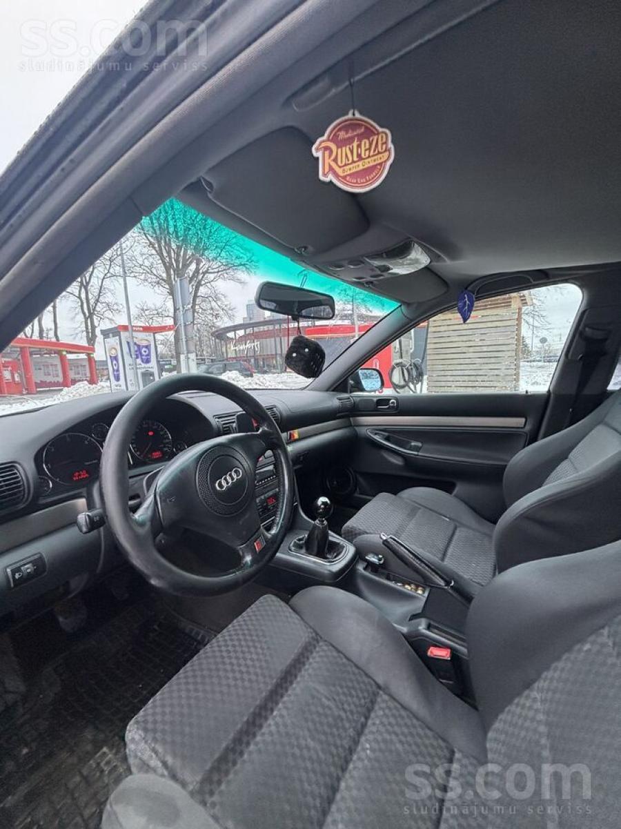 Melns Audi A4 2000 Rīga, ar dzinēja tilpumu 1.90 L un nobraukumu 396 tūkst. km par 2650 €, foto 7 vietnē AUTOMOTO.COM.LV