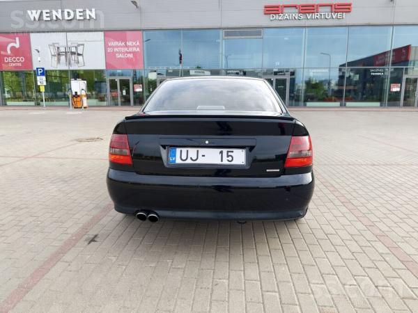 Black Audi A4 2000 in Riga, with an engine capacity of 2.50 L and mileage of 245 thousand km for 5000 €, photo 3 on AUTOMOTO.COM.LV