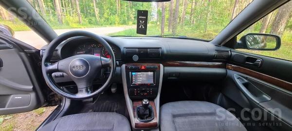 Black Audi A4 2000 in Jurmala, with an engine capacity of 1.90 L and mileage of 491 thousand km for 1300 €, photo 9 on AUTOMOTO.COM.LV