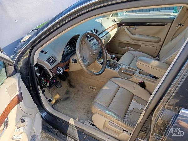 Melns Audi A4 2001 Kauņa, ar dzinēja tilpumu 2.50 L un nobraukumu 360 tūkst. km par 1100 €, foto 5 vietnē AUTOMOTO.COM.LV