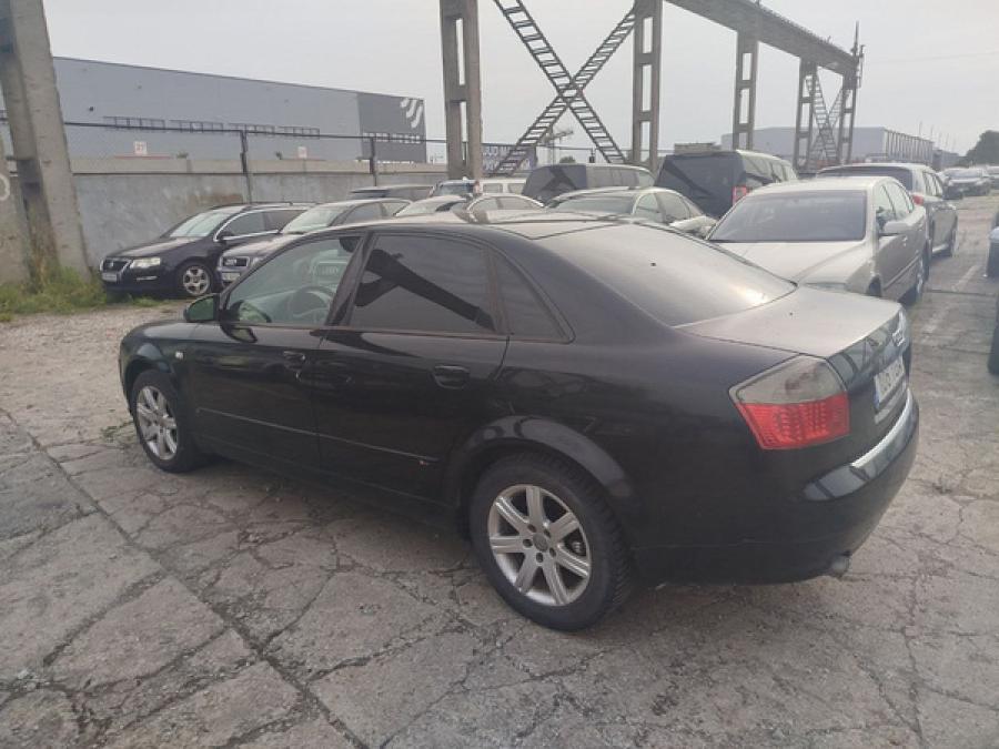 Melns Audi A4 2001 Tallina, ar dzinēja tilpumu 2.00 L un nobraukumu 364 tūkst. km par 599 €, foto 5 vietnē AUTOMOTO.COM.LV
