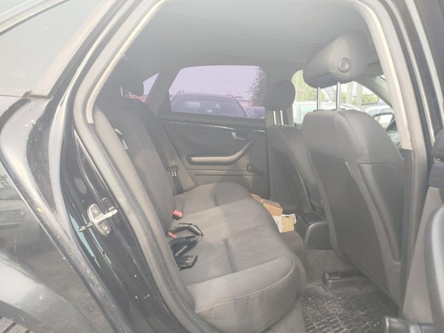 Melns Audi A4 2001 Tallina, ar dzinēja tilpumu 2.00 L un nobraukumu 364 tūkst. km par 599 €, foto 8 vietnē AUTOMOTO.COM.LV