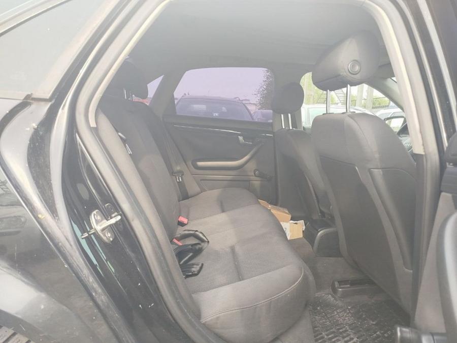 Melns Audi A4 2001 Tallina, ar dzinēja tilpumu 2.00 L un nobraukumu 364 tūkst. km par 599 €, foto 15 vietnē AUTOMOTO.COM.LV