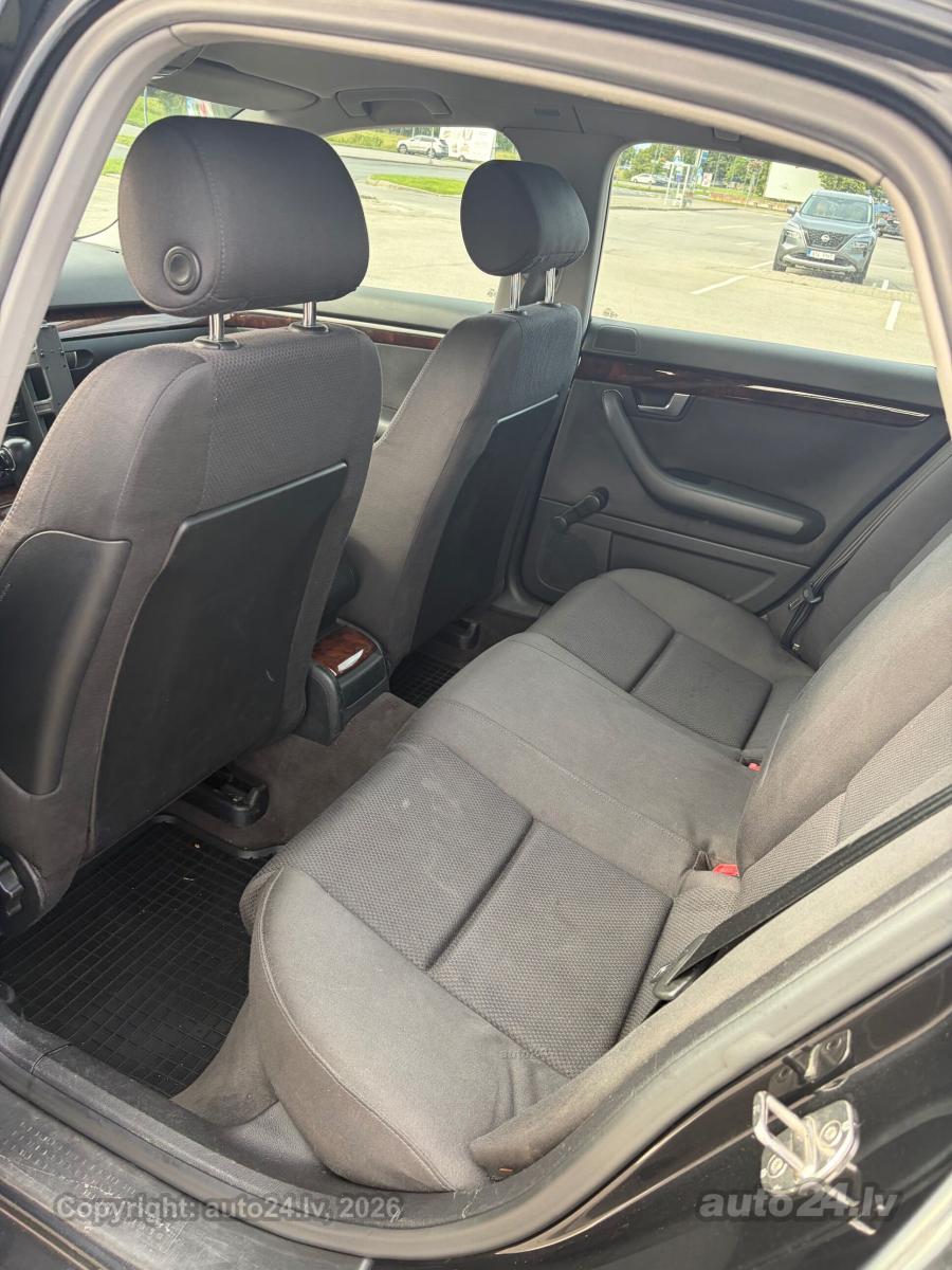 Black Audi A4 2001 in Tallinn, with an engine capacity of 2.00 L and mileage of 303 thousand km for 1999 €, photo 5 on AUTOMOTO.COM.LV