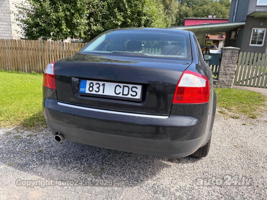 Black Audi A4 2001 in Tallinn, with an engine capacity of 2.00 L and mileage of 303 thousand km for 1999 €, photo 7 on AUTOMOTO.COM.LV