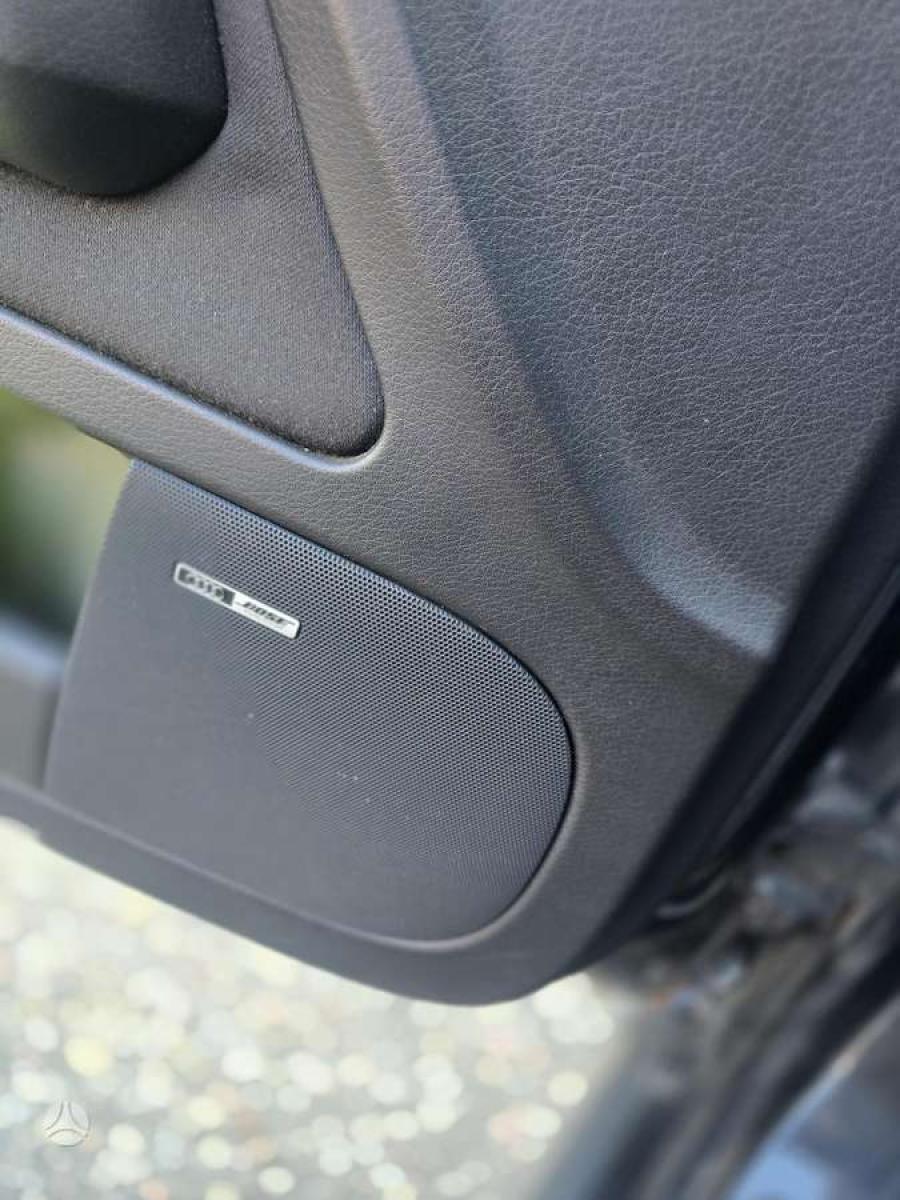 Black Audi A4 2001 in Jurbarkas, with an engine capacity of 2.50 L and mileage of 260 thousand km for 1450 €, photo 6 on AUTOMOTO.COM.LV