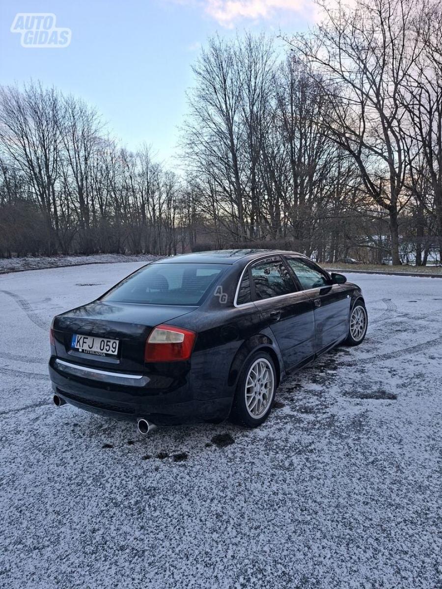 Black Audi A4 2002 in Vilnius, with an engine capacity of 2.50 L and mileage of 385 thousand km for 1250 €, photo 4 on AUTOMOTO.COM.LV