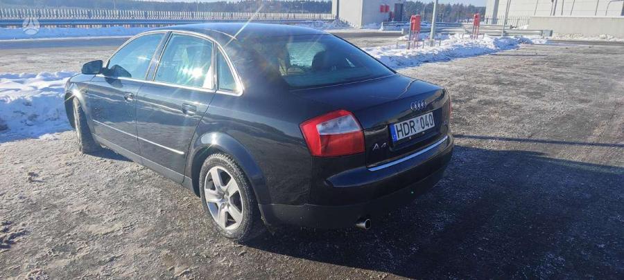 Black Audi A4 2002 in Vilnius, with an engine capacity of 1.98 L and mileage of 300 thousand km for 1200 €, photo 3 on AUTOMOTO.COM.LV