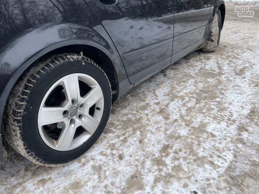 Melns Audi A4 2002 Alīta, ar dzinēja tilpumu 2.00 L un nobraukumu 290 tūkst. km par 1300 €, foto 13 vietnē AUTOMOTO.COM.LV