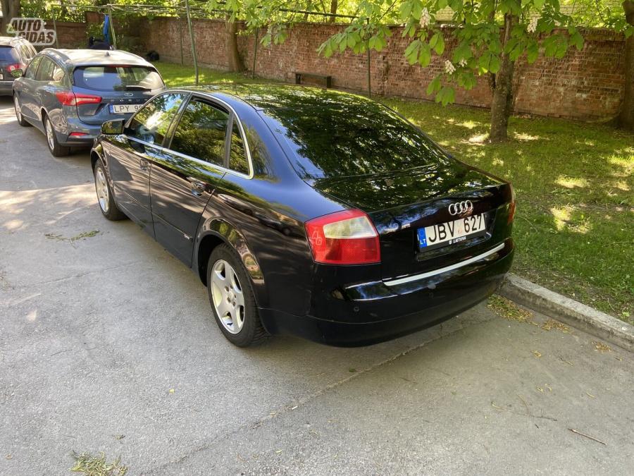 Черный Ауди А4 2002 в Клайпеда, объемом двигателя 2.50 л и пробегом 330 тыс. км за 1150 €, фото 3 на AUTOMOTO.COM.LV