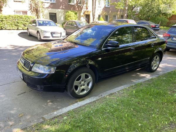 Черный Ауди А4 2002 в Клайпеда, объемом двигателя 2.50 л и пробегом 330 тыс. км за 1050 €, фото 3 на AUTOMOTO.COM.LV