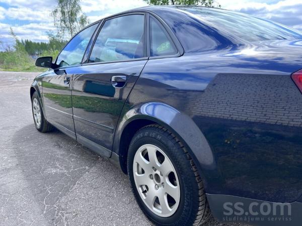 Black Audi A4 2002 in Daugavpils, with an engine capacity of 1.90 L and mileage of 279 thousand km for 1999 €, photo 10 on AUTOMOTO.COM.LV
