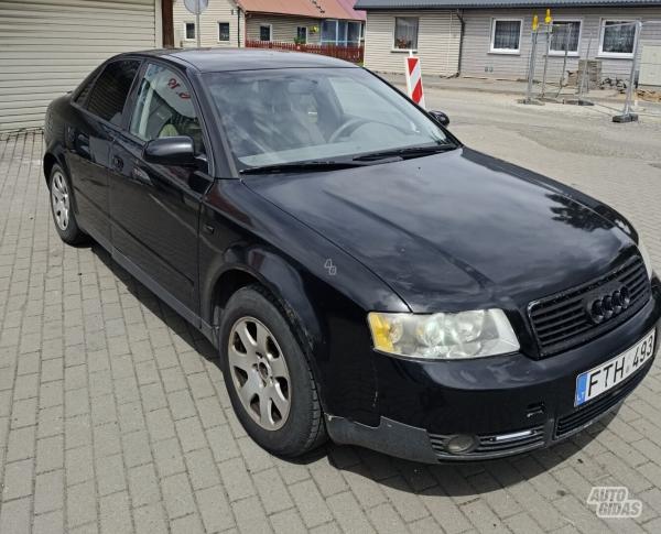 Черный Ауди А4 2002 в Паневежис, объемом двигателя 1.80 л и пробегом 222 тыс. км за 800 €, фото 1 на AUTOMOTO.COM.LV