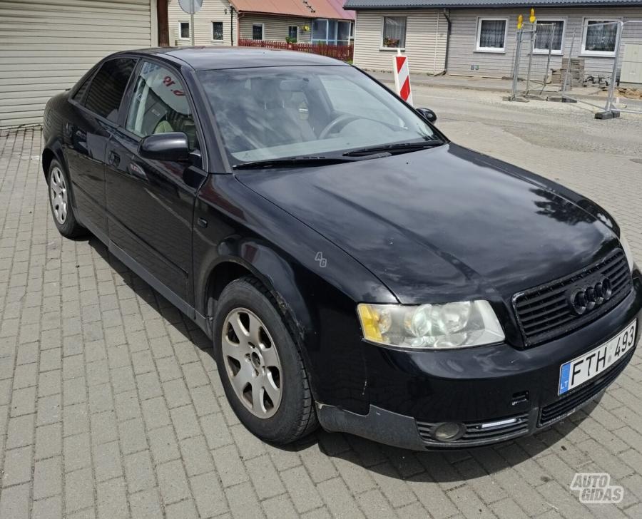Melns Audi A4 2002 Panevēža, ar dzinēja tilpumu 1.80 L un nobraukumu 222 tūkst. km par 800 €, foto 1 vietnē AUTOMOTO.COM.LV