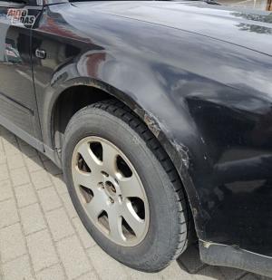 Melns Audi A4 2002 Panevēža, ar dzinēja tilpumu 1.80 L un nobraukumu 222 tūkst. km par 800 €, foto 5 vietnē AUTOMOTO.COM.LV