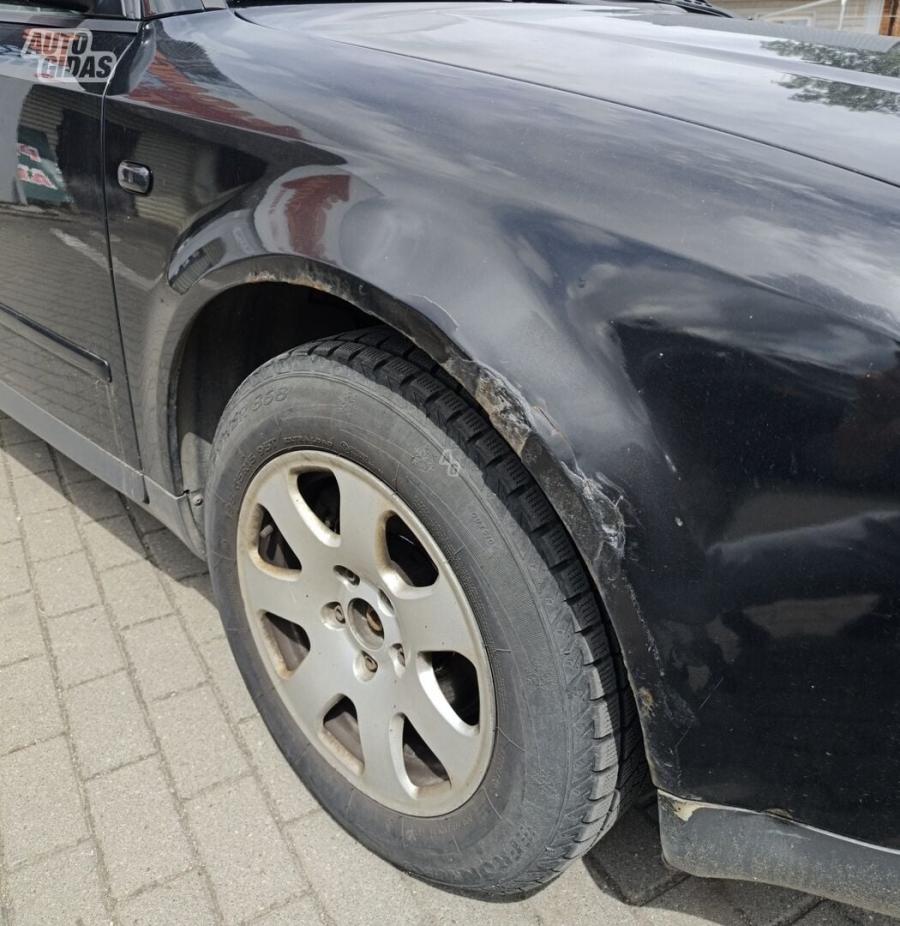 Melns Audi A4 2002 Panevēža, ar dzinēja tilpumu 1.80 L un nobraukumu 222 tūkst. km par 800 €, foto 5 vietnē AUTOMOTO.COM.LV