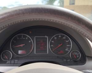 Melns Audi A4 2002 Panevēža, ar dzinēja tilpumu 1.80 L un nobraukumu 222 tūkst. km par 800 €, foto 9 vietnē AUTOMOTO.COM.LV