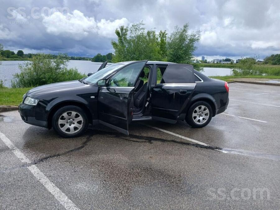Black Audi A4 2002 in Riga, with an engine capacity of 2.00 L and mileage of 271 thousand km for 1100 €, photo 8 on AUTOMOTO.COM.LV