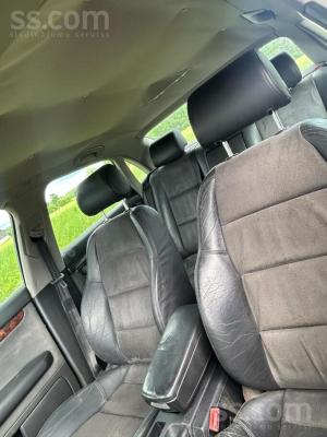 Black Audi A4 2002 in Valmiera, with an engine capacity of 1.90 L and mileage of 400 thousand km for 2050 €, photo 5 on AUTOMOTO.COM.LV