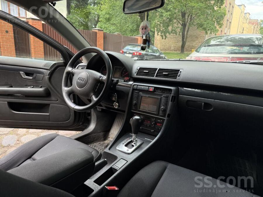 Black Audi A4 2002 in Riga, with an engine capacity of 2.00 L and mileage of 270 thousand km for 1190 €, photo 8 on AUTOMOTO.COM.LV