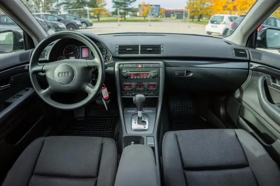 Melns Audi A4 2002 Liepāja, ar dzinēja tilpumu 2.00 L un nobraukumu 261 tūkst. km par 2750 €, foto 8 vietnē AUTOMOTO.COM.LV