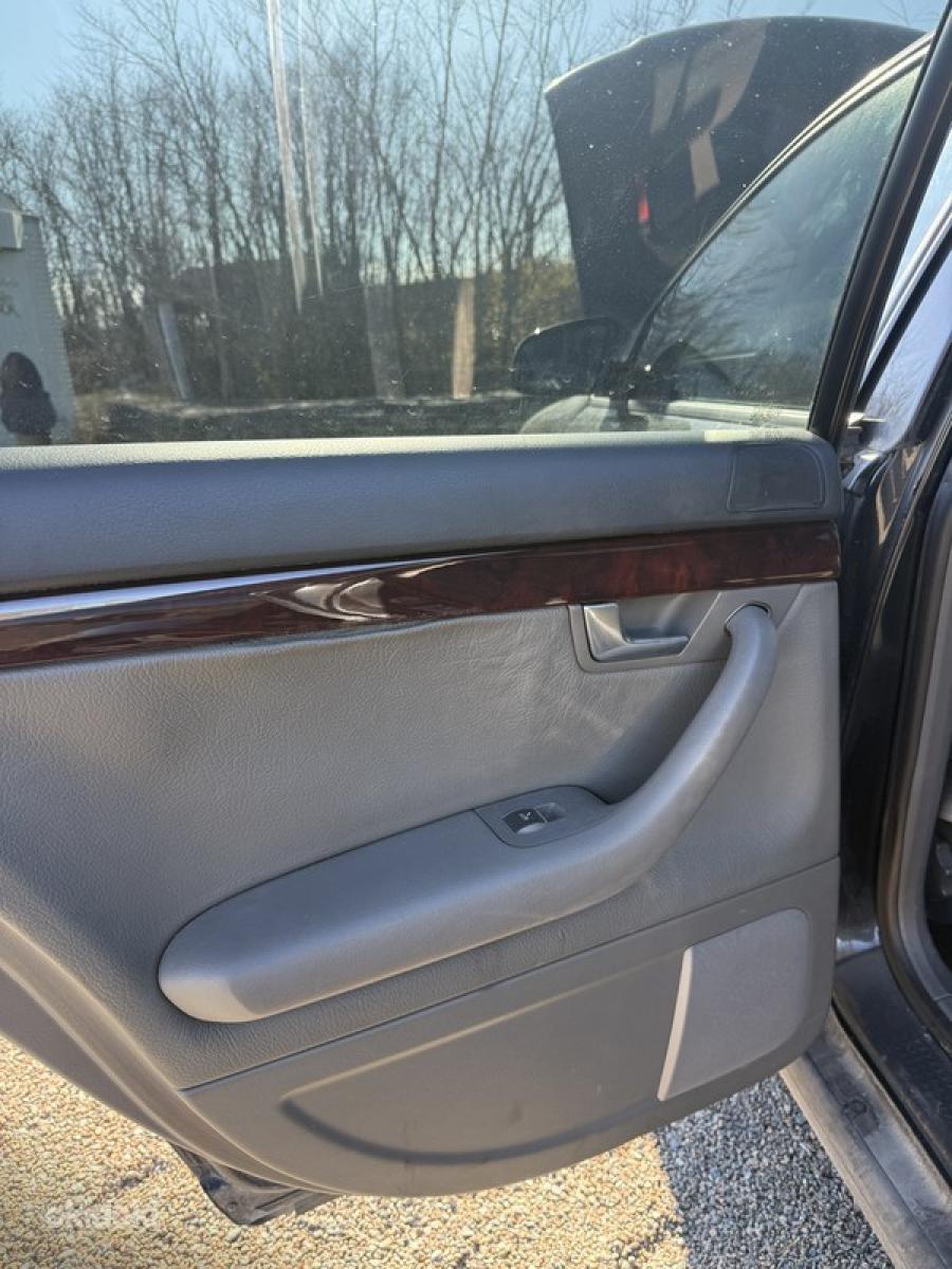 Melns Audi A4 2002 Kohtla-Jerve, ar dzinēja tilpumu 0.00 L un nobraukumu 280 tūkst. km par 2000 €, foto 18 vietnē AUTOMOTO.COM.LV