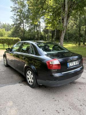 Black Audi A4 2002 in Vilnius, with an engine capacity of 1.90 L and mileage of 371 thousand km for 1350 €, photo 6 on AUTOMOTO.COM.LV