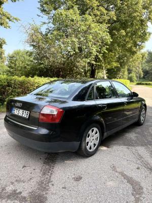 Black Audi A4 2002 in Vilnius, with an engine capacity of 1.90 L and mileage of 371 thousand km for 1350 €, photo 7 on AUTOMOTO.COM.LV
