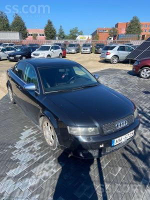 Black Audi A4 2002 in Riga, with an engine capacity of 3.00 L and mileage of 334 thousand km for 1100 €, photo 3 on AUTOMOTO.COM.LV